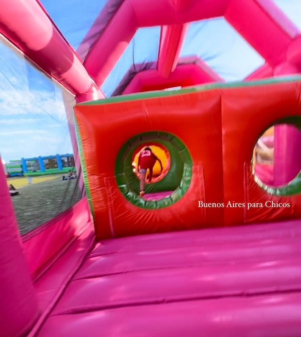 ¡El laberinto inflable más grande de Argentina llega a la costa! Dónde ...